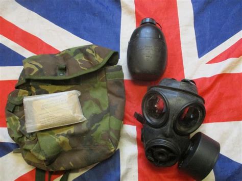 1991 Avon British Army Issue Respirator Gas Mask S10 Size 4 Small