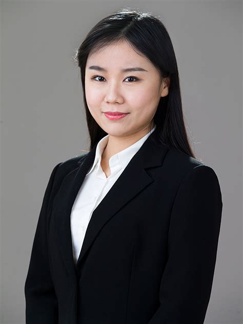 Shen Yun Performing Arts Tian Li Soprano With Shen Yun Performing Arts