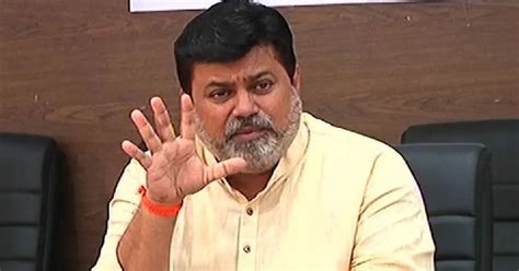 ठाकरे गटातील आणखी ४ आमदार शिवसेना शिंदे गटात प्रवेश करणार Minister