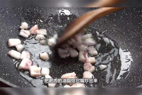 包菜炒粉条怎么做才好吃？技巧全在这里，难怪以前炒粉条老粘锅