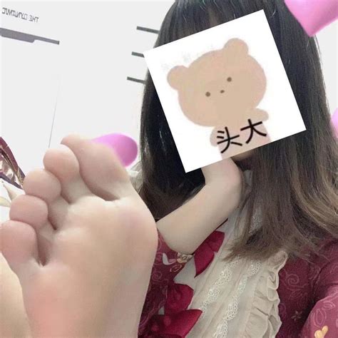 软软酱 On Twitter Tk 挠脚心 挠痒痒 Tickle 脚心 太好了认识了一个同城的妹妹p 然后她还能接受三