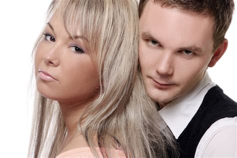Feliz Pareja Joven Y Atractiva Foto Gratis