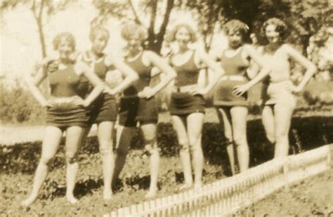 Vintage 1920s Flapper Swimsuit Girls Sexy Six Photo Vernacular