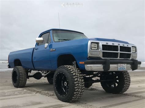 1993 Dodge W250 With 22x14 76 Moto Metal Mo962 And 37135r22 Cooper