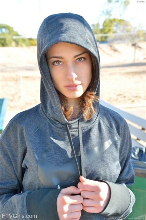 Kristen Scott Wallpics Net Wallpapers Photos Pictures Backgrounds