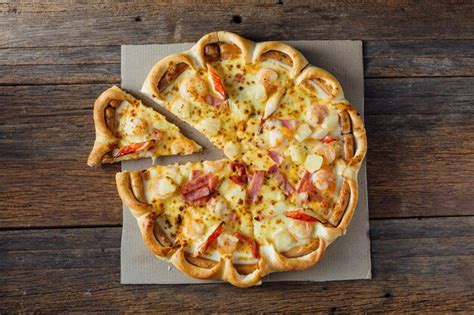 Premium Photo Pizza On The Table