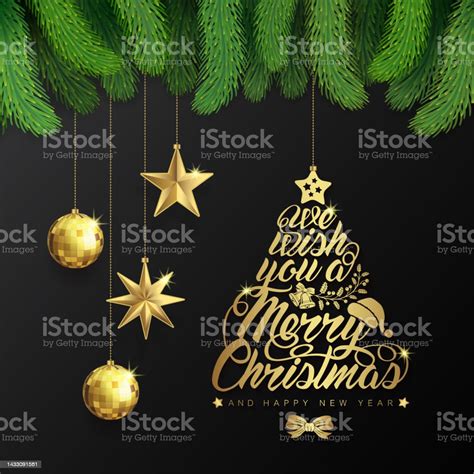 메리 크리스마스와 새해 복 많이 받으세요 타이포그래피 산타스 모자 크리스마스 트리 반짝이는 공 별을 걸고 리본과 전단지 포스터 웹 배너 및 카드 벡터 일러스트 레이 션을위한