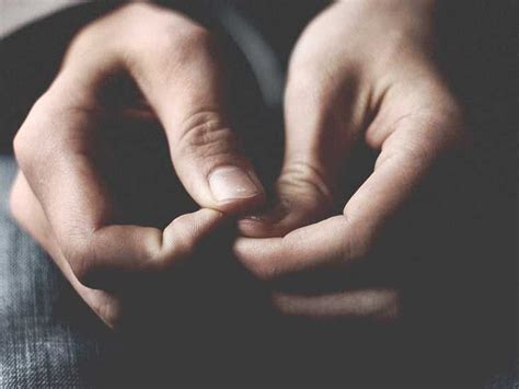 Onycholysis Causes Symptoms And Treatments