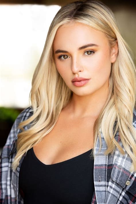 Picture Of Victoria Baldesarra