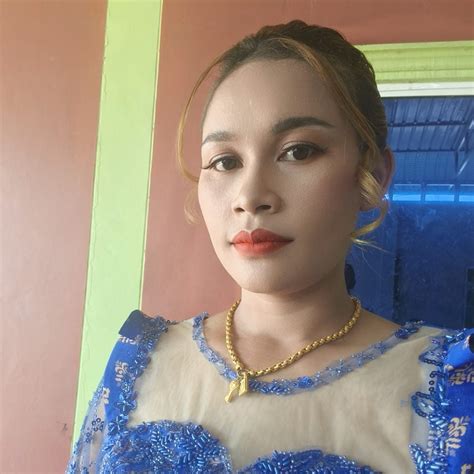 ក្រុមនេះគេហៅក្រុមអ្វី🤩🤩 ថ្លៃរបស់គេតើ កូនស្រី ម៉ាក់ កូនស្រី ម៉ាក់ · Original Audio