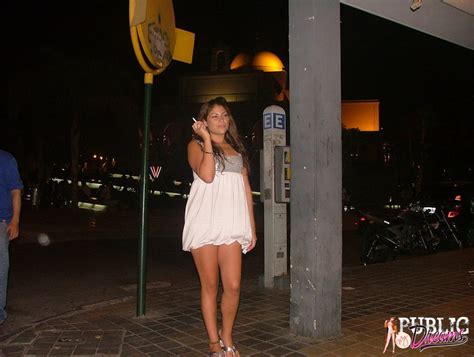 Public Sex Relaxed Chick Lost Control Duri Xxx Dessert Picture 1