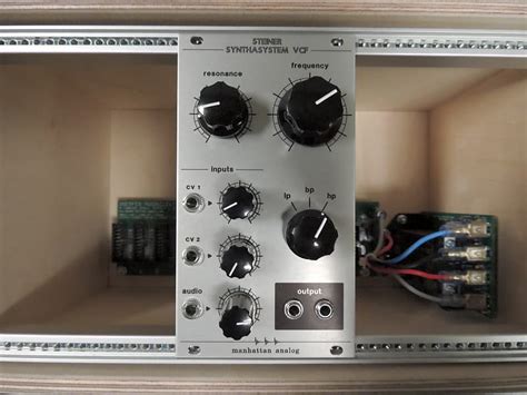 Manhattan Analog Steiner Synthasystem Vcf Silver Reverb