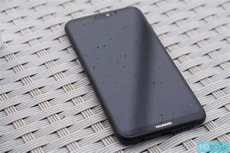 Complete Leak Of Huawei P Lite Revealed In Unboxing Video