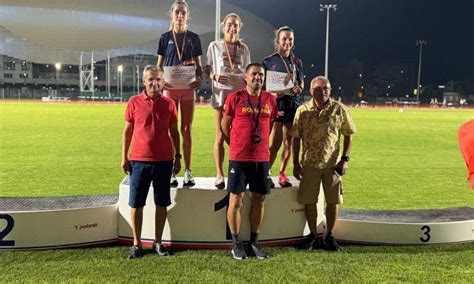 foto alexandra cristea atleta cs unirea alba iulia două medalii de