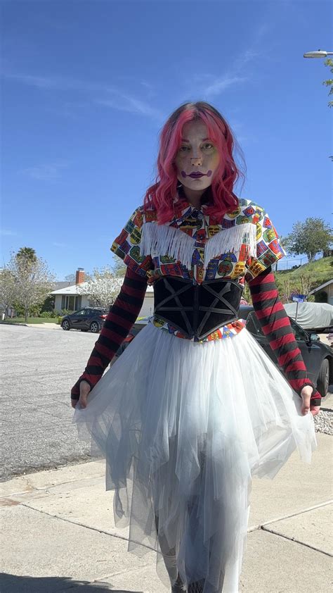 Hello Freaks N Clowns From All Around R Clowngirls