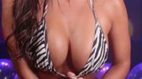 Abigail Mac Takes Off Her Skimpy Bikini And Robs Hot Oil All Over Her