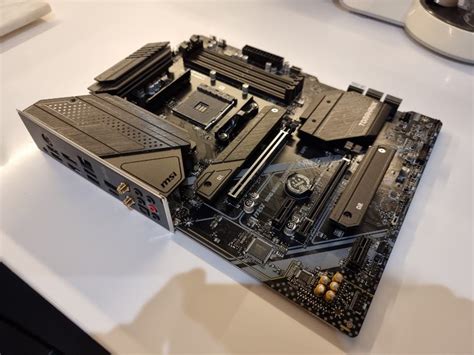 Msi B Tomahawk Max Wifi