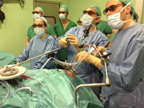 Nueva técnica quirúrgica para el abordaje del cáncer de laringe y faringe | Comunidad de Madrid