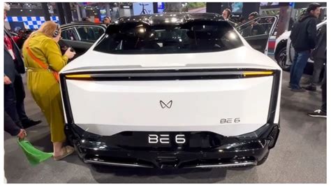 गरीबों के बजट में आई महिंद्रा की प्रीमियम Ev कार मिलेगा 683km की