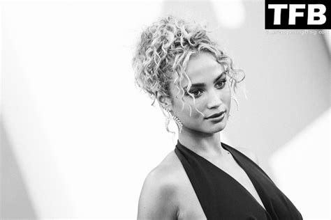 Rose Bertram Poses Braless At The 79th Venice International Film