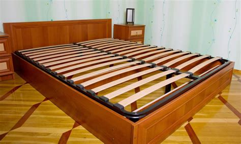 How Do I Choose The Best King Bed Frame With Pictures