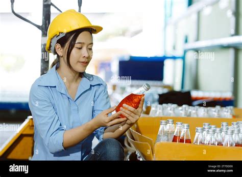 Drink Beverage Factory Qc Audit Staff Quality Control Final Product Drink Beverage Factory Qc Audit Staff Quality Control Final Product