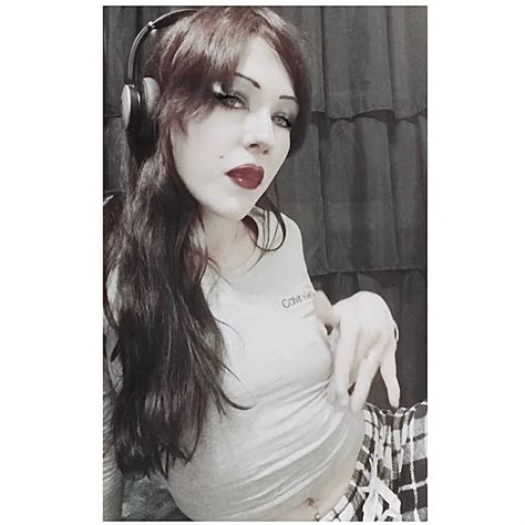 Stream OUT OF THE BOX LAURA HELL The Real Skinny Girl BITCH MIX By Out Of The Box Listen