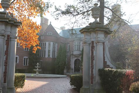 Romancing The Home The Schweppe Mansion Gets Dressed For Christmas