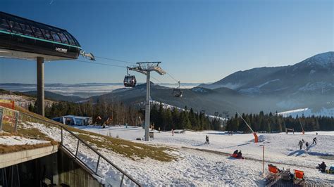 Bachledka Na Słowacji ścieżka W Koronach Drzew I Narty