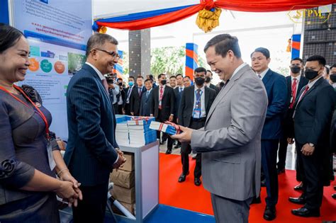 សម្តេចធិបតី ហ៊ុន ម៉ាណែត ៖ ការរៀននៅក្នុងថ្នាក់ មិនប្រាកដថា ប្រសើរជាងរៀនតាមអនឡាញ នគរដ្រេហ្គន