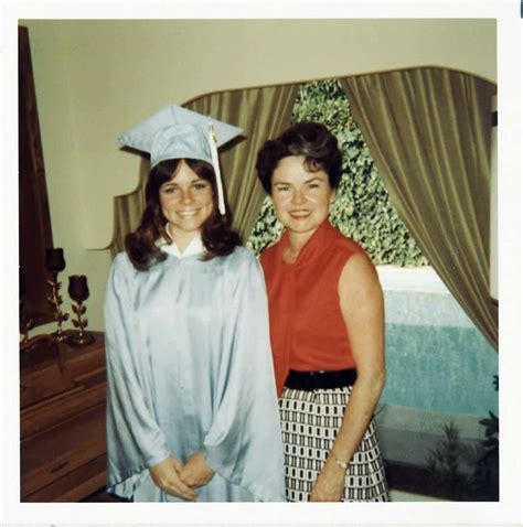 Everyday Life In 1971 Through Vintage Photos