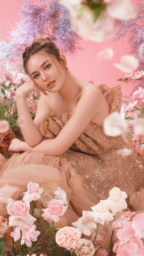 Tampil Seksi Di Gala Premier Film Baru Pose Menantang Amanda Manopo Disorot Dream Co Id