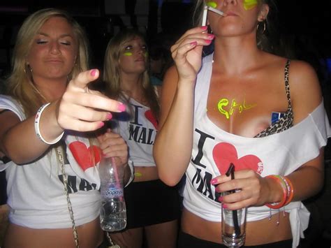 Nip Slip Porn Pictures Xxx Photos Sex Images 719566 Pictoa