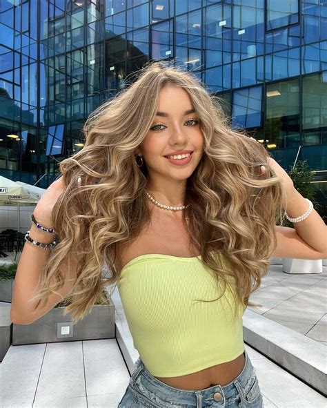 Picture Of Vanessa Rojewska