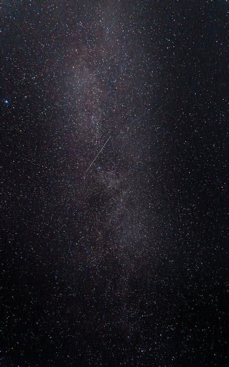 갤럭시 검은 하늘 깊은 공간 무한한 무한한 별들 미스터리한 밤 밤하늘 별 별을 바라보는 별의 별이 빛나는 별자리 성간 스타 필드 신비로운