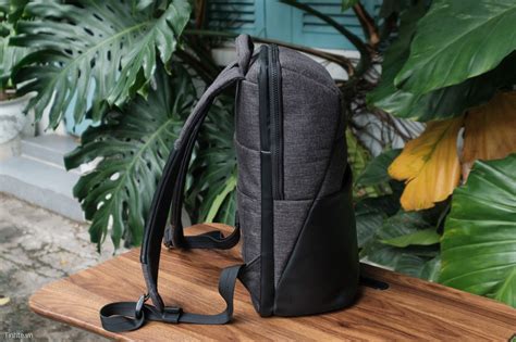 Trên tay balo Rivacase 8861: đựng laptop 16 inch nhưng gọn, thiết kế ...