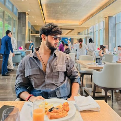 Adarsh Chaturvedi (@adarsh_chaturvedi24) • Threads, Say more