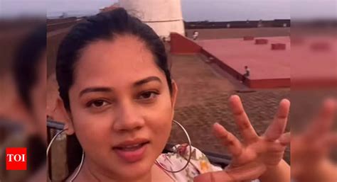 Television Actress Anitha Sampath Enjoys A Vacation With Her Family Times Of India