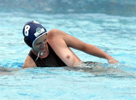 水球エロ画像59枚おっぱいポロリを楽しむスポーツ諏訪部早紀とか巨乳すぎるだろwww永久保存版 放送事故お宝エロ画像村まとめ