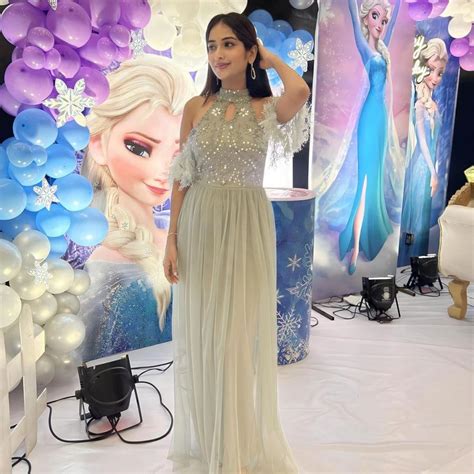 Mi స్టార్స్‌తో ‘మిస్టరీ గర్ల్‌ ఇంతకీ ఈ అందాల సుందరి ఎవరంటే ఫొటోలు Mystery Girl Sejal