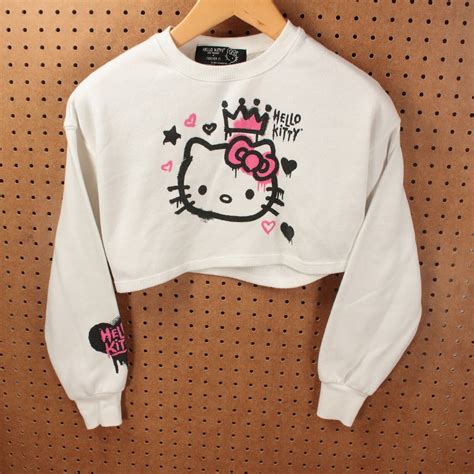 2022 Hello Kitty Forever 21 Graffiti Cropped Crop Top… Gem