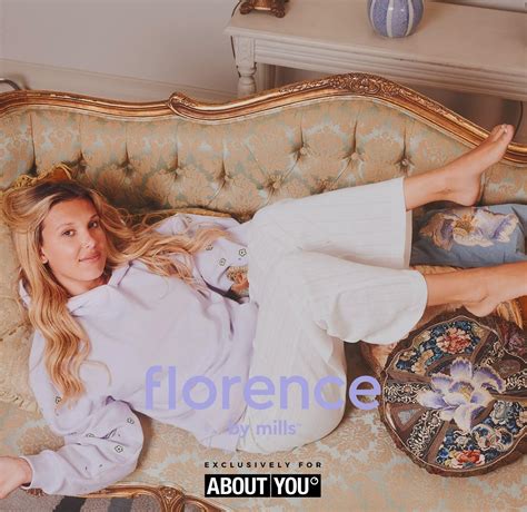 Adele Exarchopoulos R Celeb Barefoot