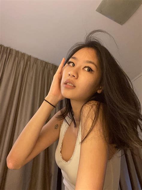 Vietnamese Model Pham Thuy Ngan Ngân Lee Leaks Nude Asian Scandal