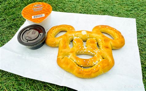 2022 Wdw Magic Kingdom Mickey Pretzel Chocolate Dipping Sauce 8 Allears Net