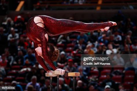 682 Sofie Dossi Stock Photos, High-Res Pictures, and Images - Getty Images