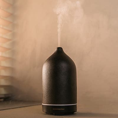 Synchronic Illume Diffuser Zwart Gezonde Huid Shop