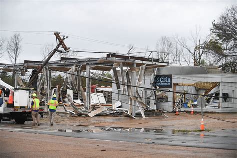 Tennessee Tornado Damage Selmer Hit By Overnight Storms
