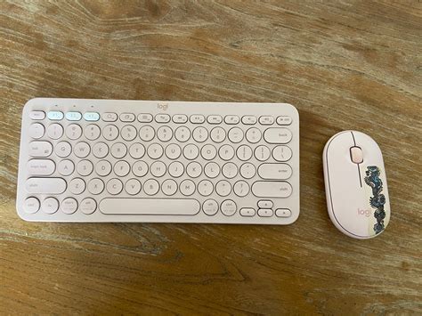 Logitech Rosy Pink Bluetooth Keyboard Set 電腦＆科技 電腦周邊及配件 電腦鍵盤及相關產品 Carousell