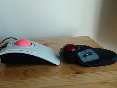 Elecom HUGE Trackball