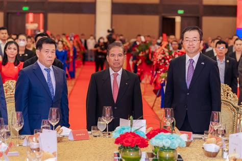 ធនាគារ អេស ប៊ី អាយ លី ហួរ គឺជាធនាគារលំដាប់ជួរមុខនៅកម្ពុជា បានប្រកាសសម្ពោធជាផ្លូវការ